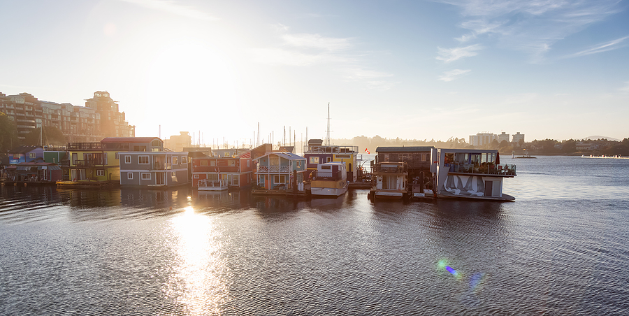 Why Buy a Floating Home? - The Latest Hot Real Estate Investment